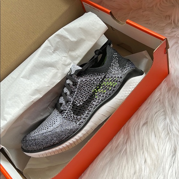 Nike | Shoes | Nike Womens Free Run Flyknit 28 Oreo Sneakers | Poshmark